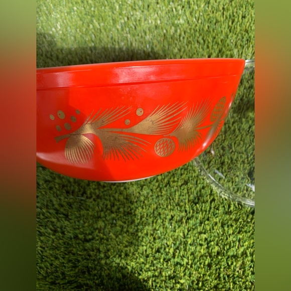 Pyrex | Kitchen | Vintage Pyrex 96s Golden Leaf Red Gold Holly Leaves 404 Bowl With Stand | Poshmark
